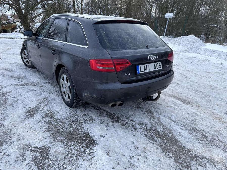 Black Audi A4 2010 in Siauliai, with an engine capacity of 2.00 L and mileage of 440 thousand km for 3900 €, photo 7 on AUTOMOTO.COM.LV