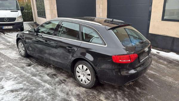 Melns Audi A4 2010 Utena, ar dzinēja tilpumu 1.97 L un nobraukumu 282 tūkst. km par 3999 €, foto 3 vietnē AUTOMOTO.COM.LV