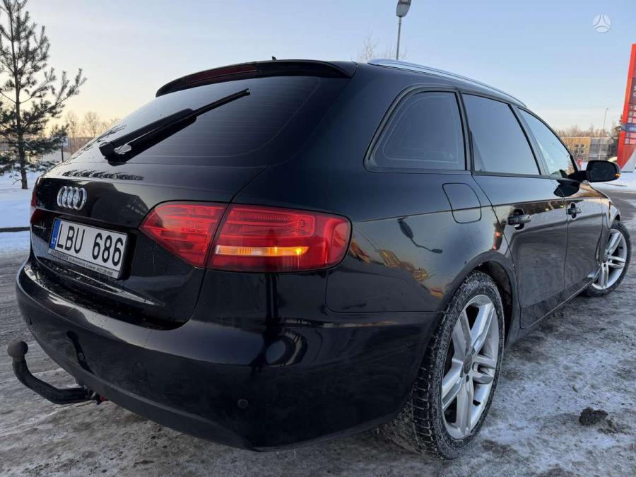 Black Audi A4 2010 in Kaunas, with an engine capacity of 1.97 L and mileage of 348 thousand km for 4950 €, photo 4 on AUTOMOTO.COM.LV