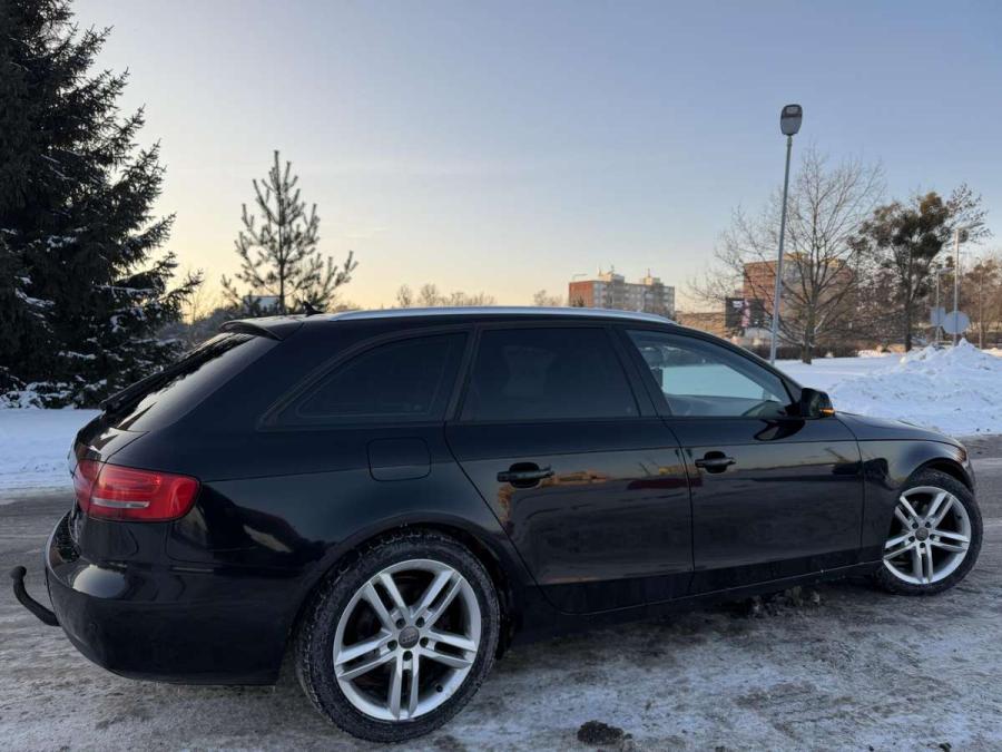 Black Audi A4 2010 in Kaunas, with an engine capacity of 1.97 L and mileage of 338 thousand km for 4650 €, photo 12 on AUTOMOTO.COM.LV