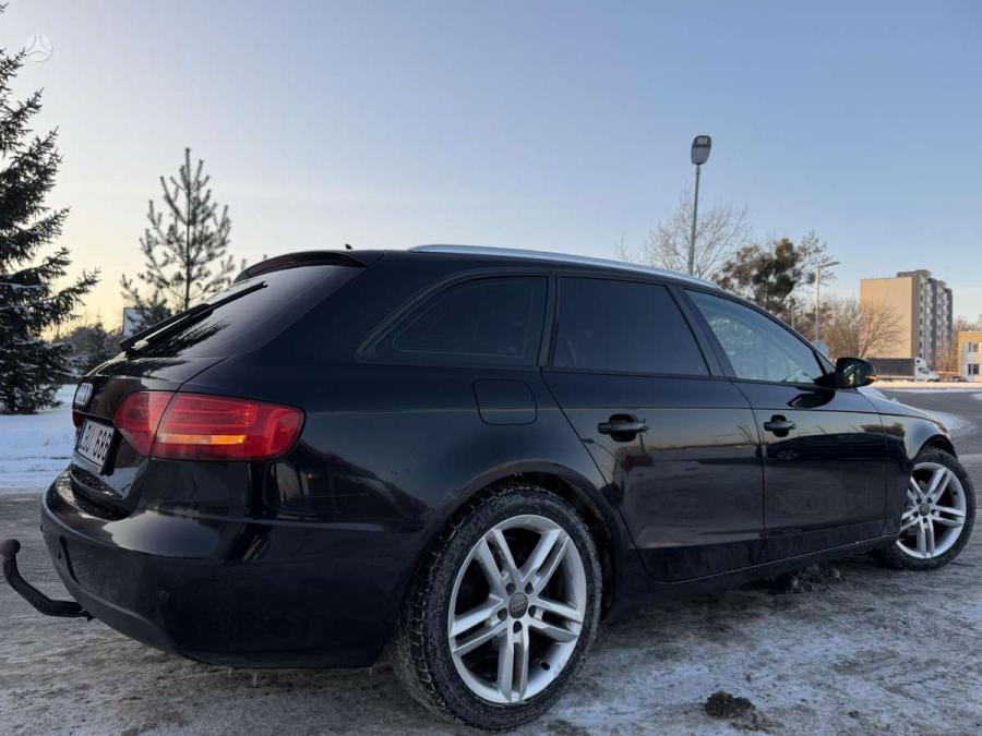 Black Audi A4 2010 in Kaunas, with an engine capacity of 1.97 L and mileage of 338 thousand km for 4650 €, photo 22 on AUTOMOTO.COM.LV