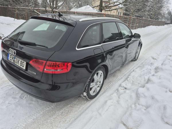 Melns Audi A4 2010 Kauņa, ar dzinēja tilpumu 1.97 L un nobraukumu 320 tūkst. km par 3850 €, foto 4 vietnē AUTOMOTO.COM.LV