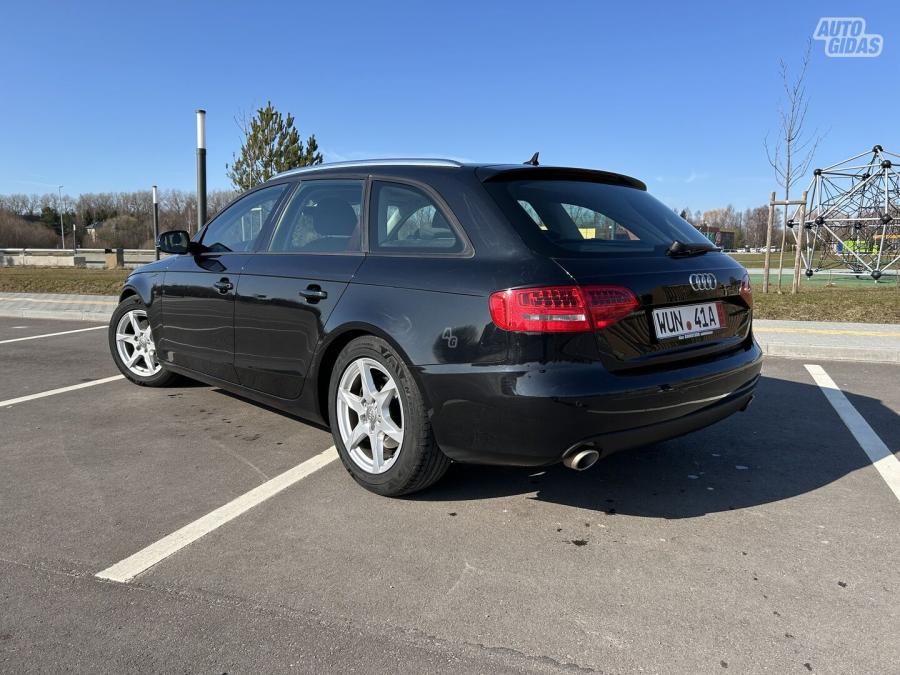 Black Audi A4 2010 in Klaipeda, with an engine capacity of 3.00 L and mileage of 390 thousand km for 4750 €, photo 5 on AUTOMOTO.COM.LV