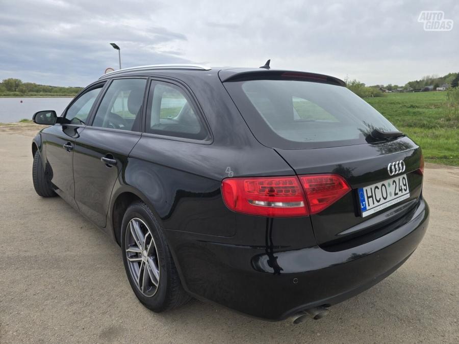 Black Audi A4 2010 in Jurbarkas, with an engine capacity of 2.00 L and mileage of 311 thousand km for 4200 €, photo 4 on AUTOMOTO.COM.LV