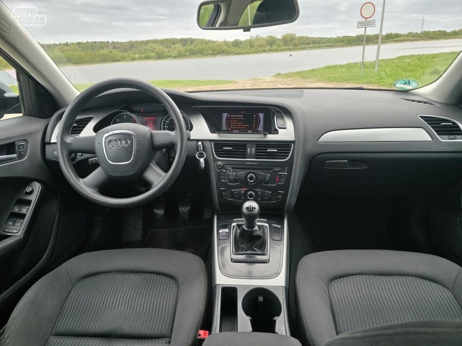 Black Audi A4 2010 in Jurbarkas, with an engine capacity of 2.00 L and mileage of 311 thousand km for 4200 €, photo 10 on AUTOMOTO.COM.LV