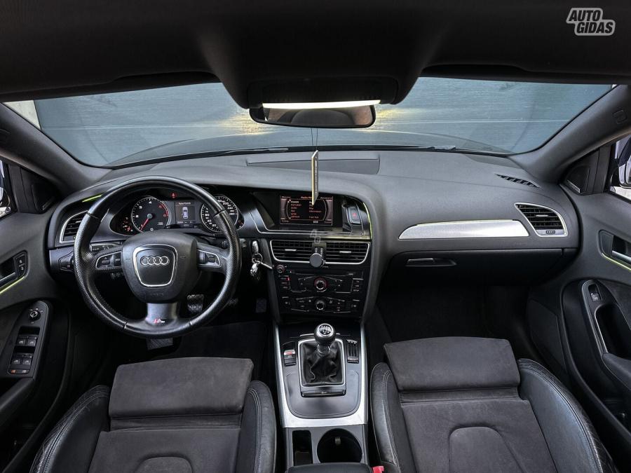 Melns Audi A4 2010 Kauņa, ar dzinēja tilpumu 2.00 L un nobraukumu 263 tūkst. km par 6650 €, foto 31 vietnē AUTOMOTO.COM.LV