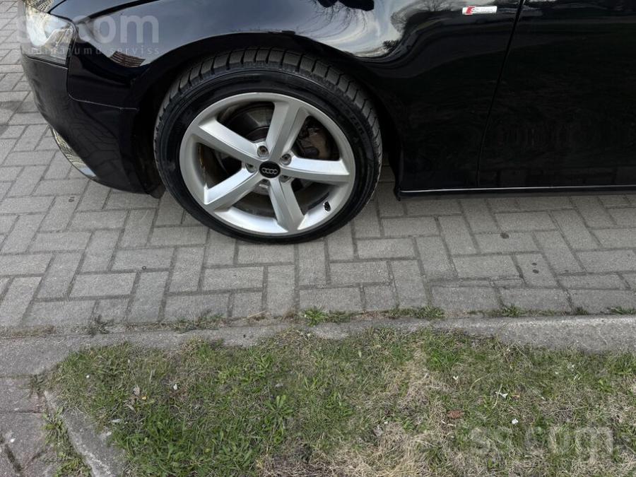 Black Audi A4 2010 in Riga, with an engine capacity of 2.00 L and mileage of 374 thousand km for 4990 €, photo 8 on AUTOMOTO.COM.LV