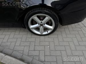 Black Audi A4 2010 in Riga, with an engine capacity of 2.00 L and mileage of 374 thousand km for 4990 €, photo 9 on AUTOMOTO.COM.LV