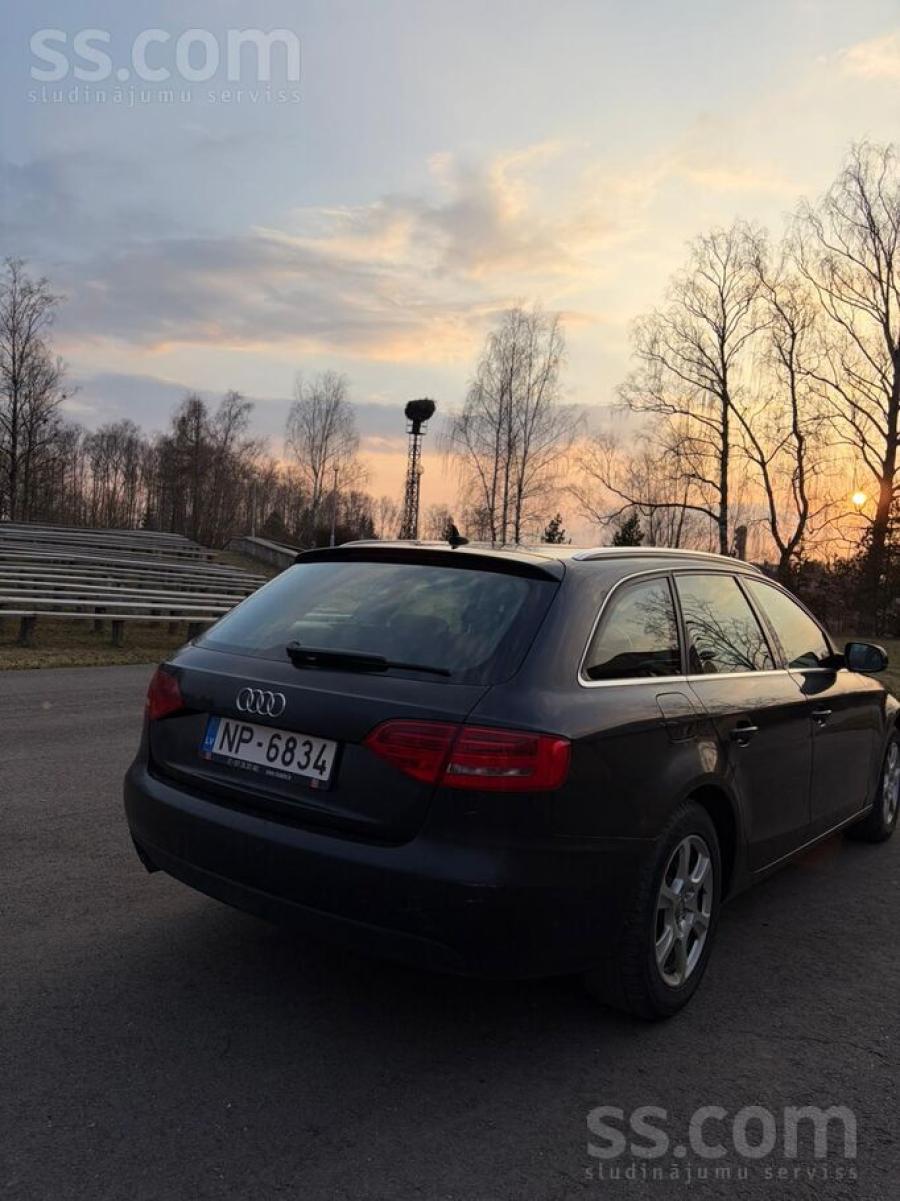 Melns Audi A4 2010 Aizkraukle, ar dzinēja tilpumu 2.00 L un nobraukumu 330 tūkst. km par 6000 €, foto 5 vietnē AUTOMOTO.COM.LV