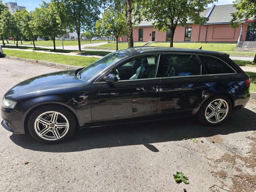 Melns Audi A4 2010 Panevēža, ar dzinēja tilpumu 1.97 L un nobraukumu 316 tūkst. km par 3800 €, foto 4 vietnē AUTOMOTO.COM.LV