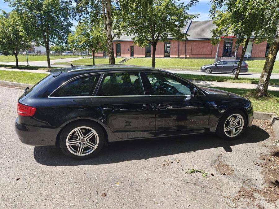 Melns Audi A4 2010 Panevēža, ar dzinēja tilpumu 1.97 L un nobraukumu 316 tūkst. km par 3800 €, foto 7 vietnē AUTOMOTO.COM.LV