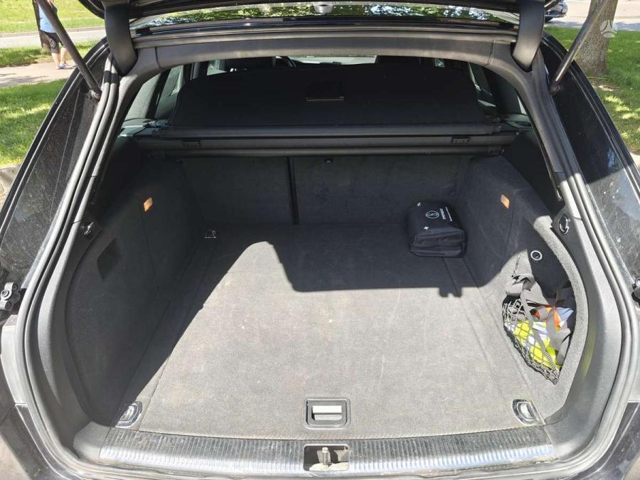 Melns Audi A4 2010 Panevēža, ar dzinēja tilpumu 1.97 L un nobraukumu 316 tūkst. km par 3800 €, foto 10 vietnē AUTOMOTO.COM.LV