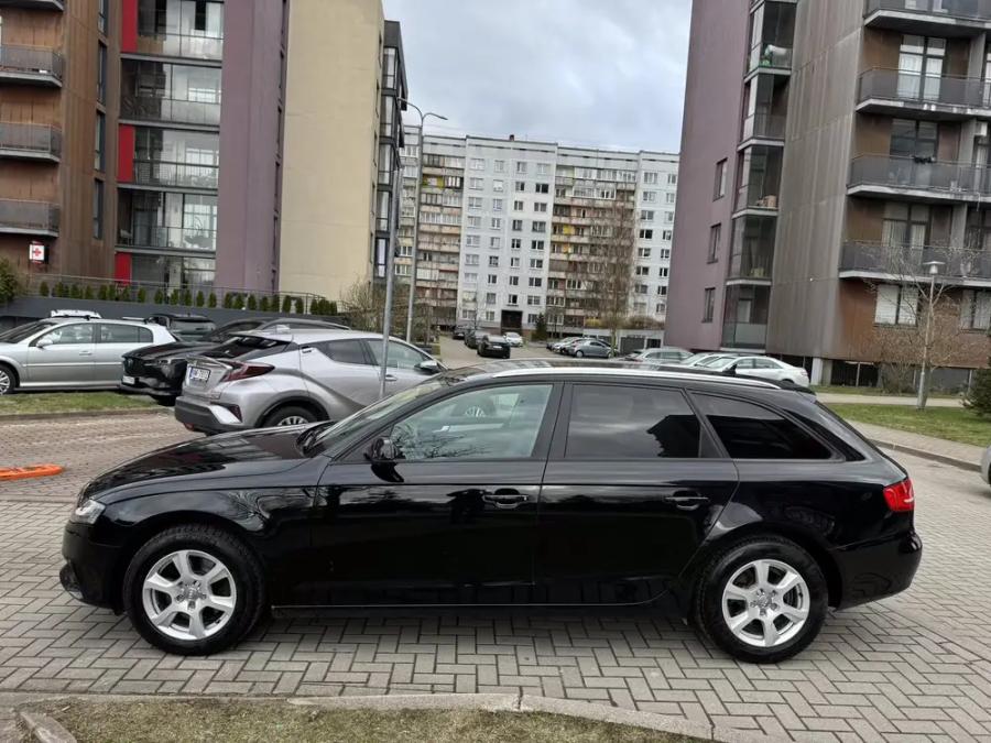 Black Audi A4 2010 in Riga, with an engine capacity of 2.00 L and mileage of 355 thousand km for 5390 €, photo 4 on AUTOMOTO.COM.LV