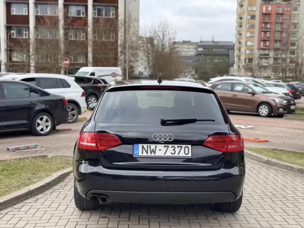 Черный Ауди А4 2010 в Рига, объемом двигателя 2.00 л и пробегом 355 тыс. км за 5390 €, фото 4 на AUTOMOTO.COM.LV