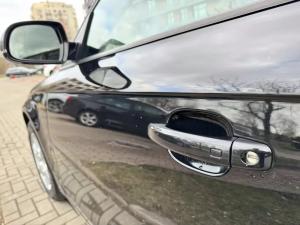 Black Audi A4 2010 in Riga, with an engine capacity of 2.00 L and mileage of 355 thousand km for 5390 €, photo 9 on AUTOMOTO.COM.LV