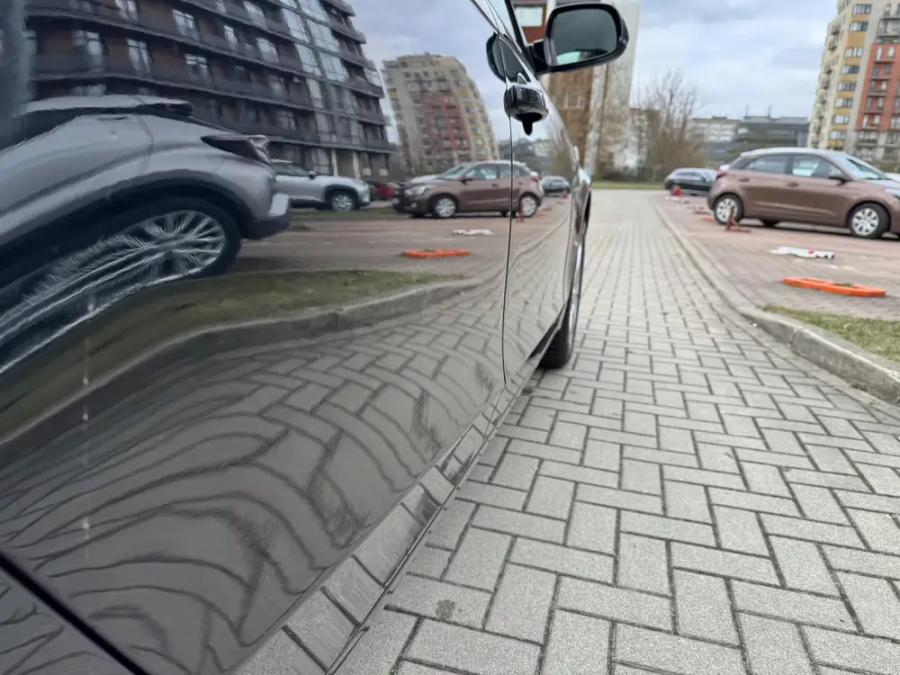 Black Audi A4 2010 in Riga, with an engine capacity of 2.00 L and mileage of 355 thousand km for 5390 €, photo 13 on AUTOMOTO.COM.LV