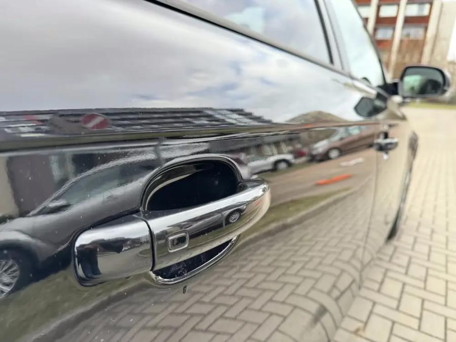 Black Audi A4 2010 in Riga, with an engine capacity of 2.00 L and mileage of 355 thousand km for 5390 €, photo 14 on AUTOMOTO.COM.LV