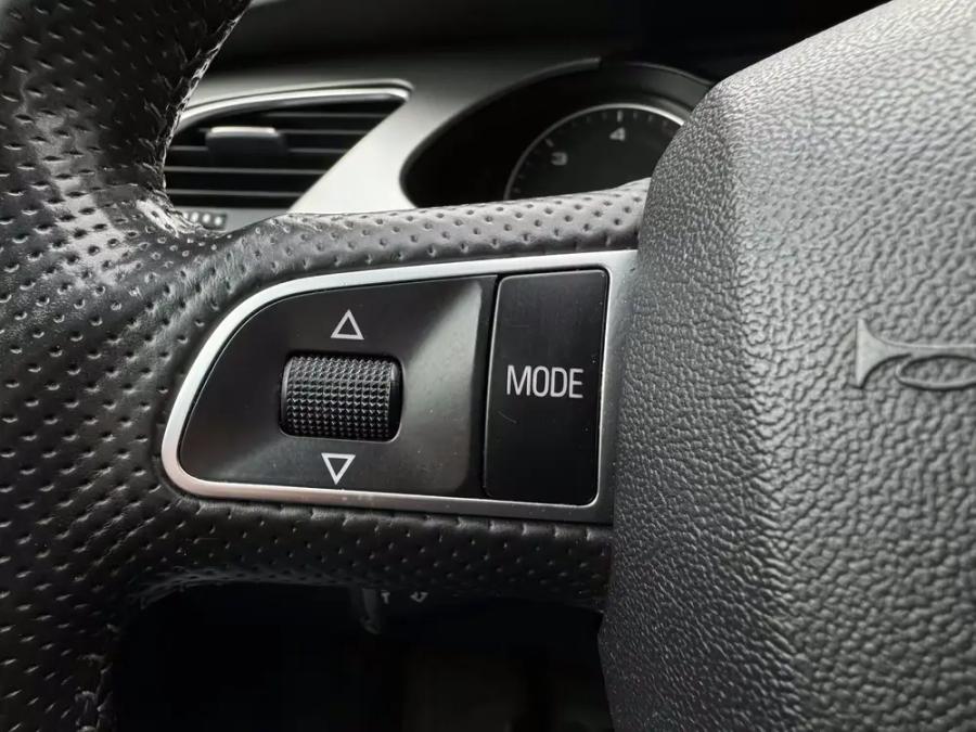 Black Audi A4 2010 in Riga, with an engine capacity of 2.00 L and mileage of 355 thousand km for 5390 €, photo 23 on AUTOMOTO.COM.LV