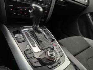 Black Audi A4 2010 in Riga, with an engine capacity of 2.00 L and mileage of 355 thousand km for 5390 €, photo 24 on AUTOMOTO.COM.LV