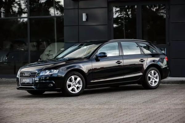 Black Audi A4 2010 in Jelgava, with an engine capacity of 2.00 L and mileage of 333 thousand km for 6350 €, photo 2 on AUTOMOTO.COM.LV