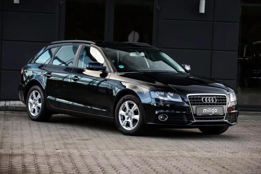 Black Audi A4 2010 in Jelgava, with an engine capacity of 2.00 L and mileage of 333 thousand km for 6350 €, photo 5 on AUTOMOTO.COM.LV