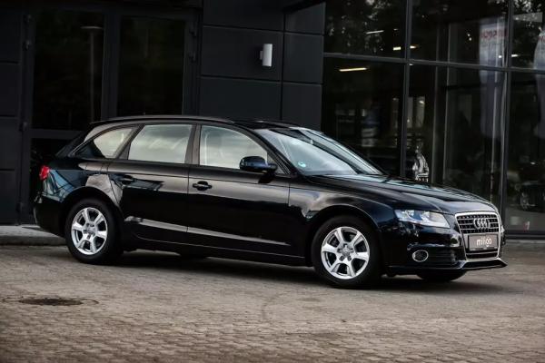 Black Audi A4 2010 in Jelgava, with an engine capacity of 2.00 L and mileage of 333 thousand km for 6350 €, photo 5 on AUTOMOTO.COM.LV