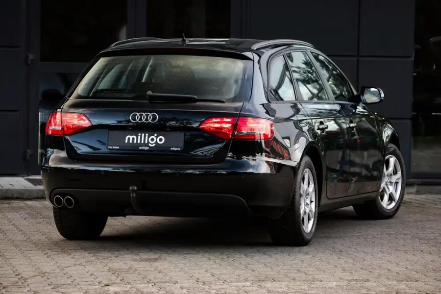 Black Audi A4 2010 in Jelgava, with an engine capacity of 2.00 L and mileage of 333 thousand km for 6350 €, photo 8 on AUTOMOTO.COM.LV