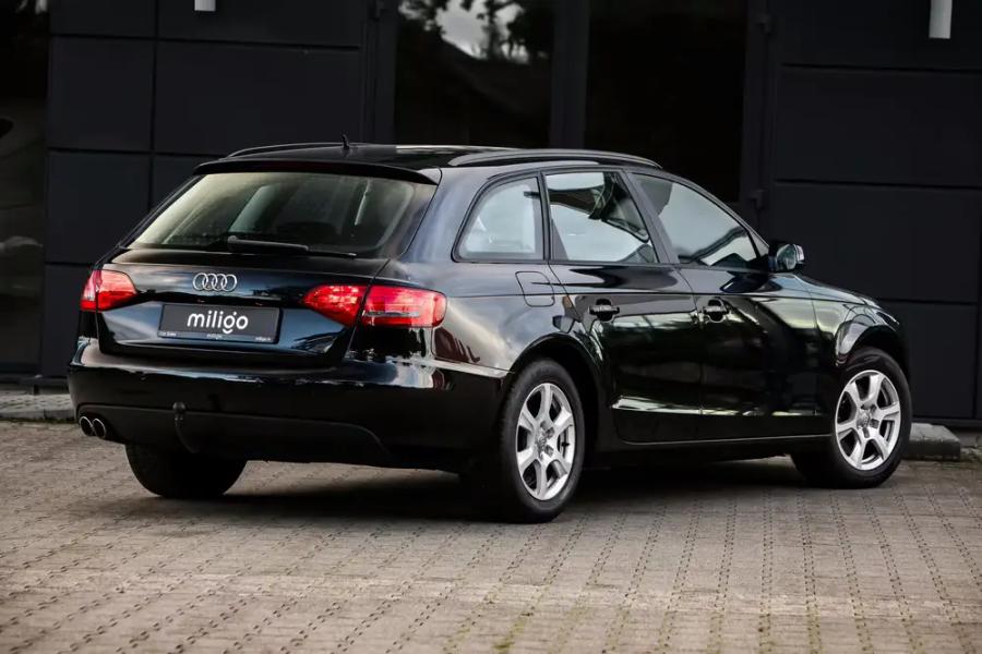 Black Audi A4 2010 in Jelgava, with an engine capacity of 2.00 L and mileage of 333 thousand km for 6350 €, photo 9 on AUTOMOTO.COM.LV