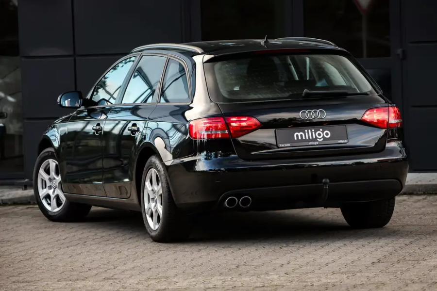 Black Audi A4 2010 in Jelgava, with an engine capacity of 2.00 L and mileage of 333 thousand km for 6350 €, photo 11 on AUTOMOTO.COM.LV