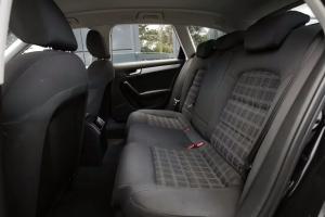 Black Audi A4 2010 in Jelgava, with an engine capacity of 2.00 L and mileage of 333 thousand km for 6350 €, photo 17 on AUTOMOTO.COM.LV