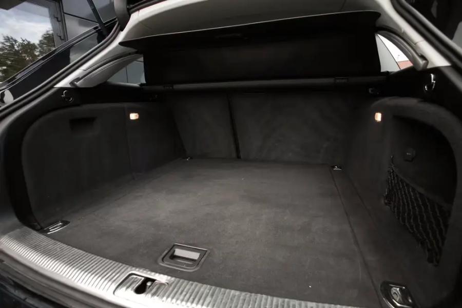 Black Audi A4 2010 in Jelgava, with an engine capacity of 2.00 L and mileage of 333 thousand km for 6350 €, photo 31 on AUTOMOTO.COM.LV