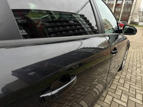 Black Audi A4 2010 in Riga, with an engine capacity of 2.00 L and mileage of 390 thousand km for 3990 €, photo 6 on AUTOMOTO.COM.LV