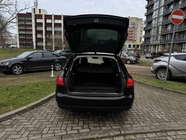 Black Audi A4 2010 in Riga, with an engine capacity of 2.00 L and mileage of 390 thousand km for 3990 €, photo 10 on AUTOMOTO.COM.LV