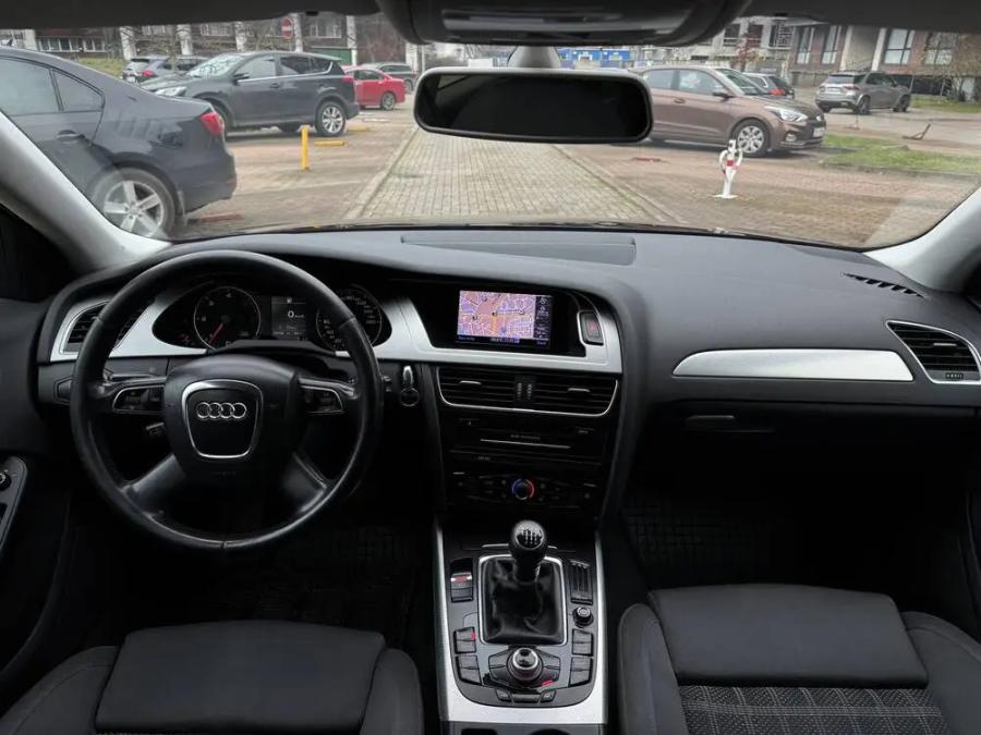 Melns Audi A4 2010 Rīga, ar dzinēja tilpumu 2.00 L un nobraukumu 390 tūkst. km par 3990 €, foto 13 vietnē AUTOMOTO.COM.LV