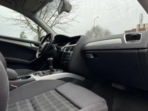 Melns Audi A4 2010 Rīga, ar dzinēja tilpumu 2.00 L un nobraukumu 390 tūkst. km par 3990 €, foto 15 vietnē AUTOMOTO.COM.LV