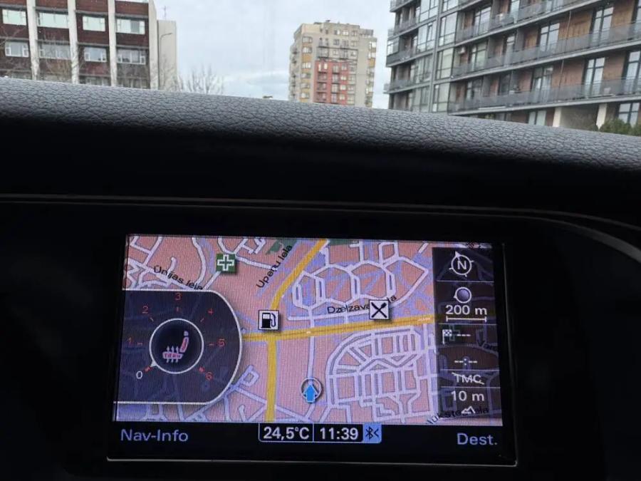 Melns Audi A4 2010 Rīga, ar dzinēja tilpumu 2.00 L un nobraukumu 390 tūkst. km par 3990 €, foto 17 vietnē AUTOMOTO.COM.LV