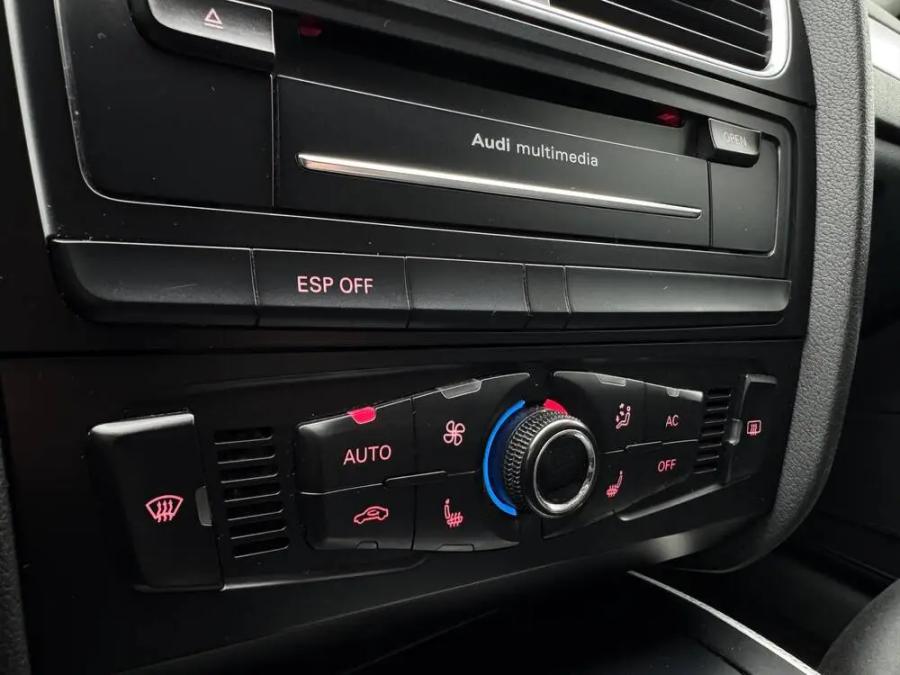 Melns Audi A4 2010 Rīga, ar dzinēja tilpumu 2.00 L un nobraukumu 390 tūkst. km par 3990 €, foto 23 vietnē AUTOMOTO.COM.LV