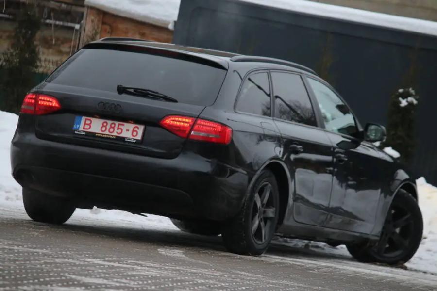 Melns Audi A4 2010 Rīga, ar dzinēja tilpumu 2.00 L un nobraukumu 340 tūkst. km par 4490 €, foto 5 vietnē AUTOMOTO.COM.LV