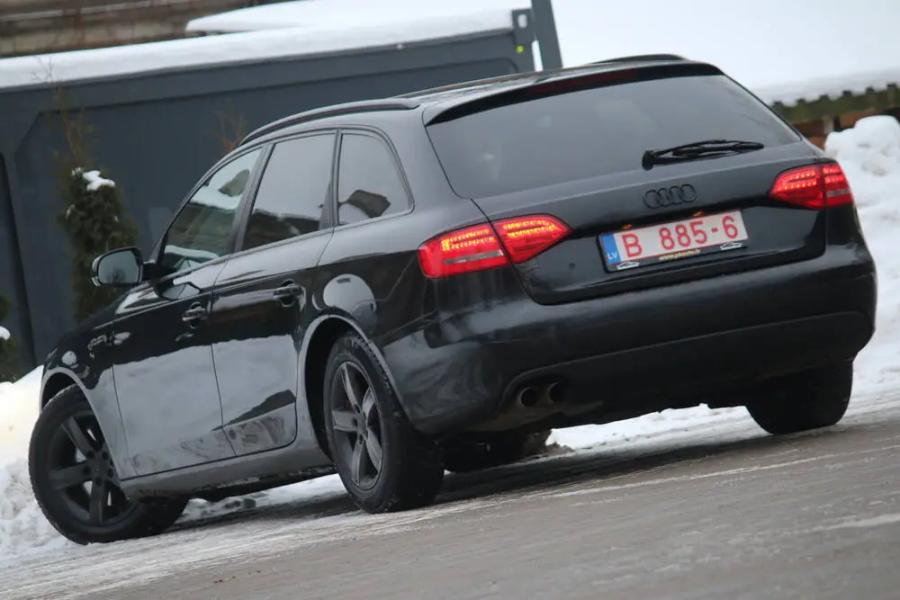 Melns Audi A4 2010 Rīga, ar dzinēja tilpumu 2.00 L un nobraukumu 340 tūkst. km par 4490 €, foto 6 vietnē AUTOMOTO.COM.LV