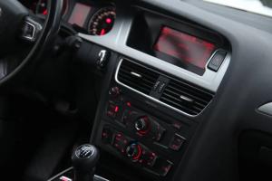 Melns Audi A4 2010 Rīga, ar dzinēja tilpumu 2.00 L un nobraukumu 340 tūkst. km par 4490 €, foto 15 vietnē AUTOMOTO.COM.LV