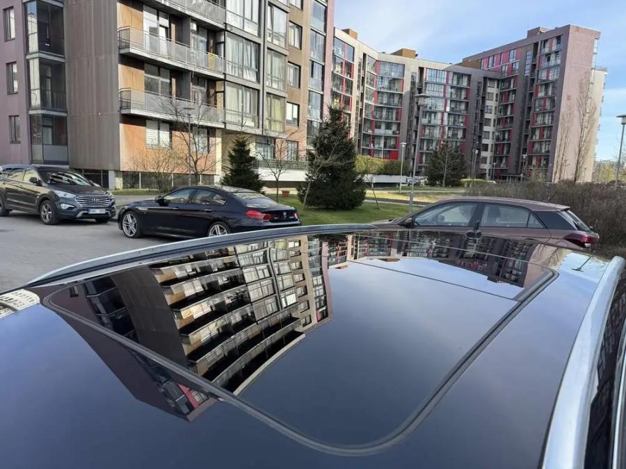 Black Audi A4 2010 in Riga, with an engine capacity of 2.00 L and mileage of 374 thousand km for 4990 €, photo 7 on AUTOMOTO.COM.LV