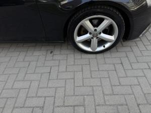 Black Audi A4 2010 in Riga, with an engine capacity of 2.00 L and mileage of 374 thousand km for 4990 €, photo 10 on AUTOMOTO.COM.LV