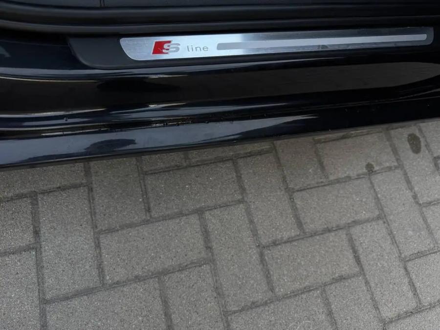 Black Audi A4 2010 in Riga, with an engine capacity of 2.00 L and mileage of 374 thousand km for 4990 €, photo 16 on AUTOMOTO.COM.LV