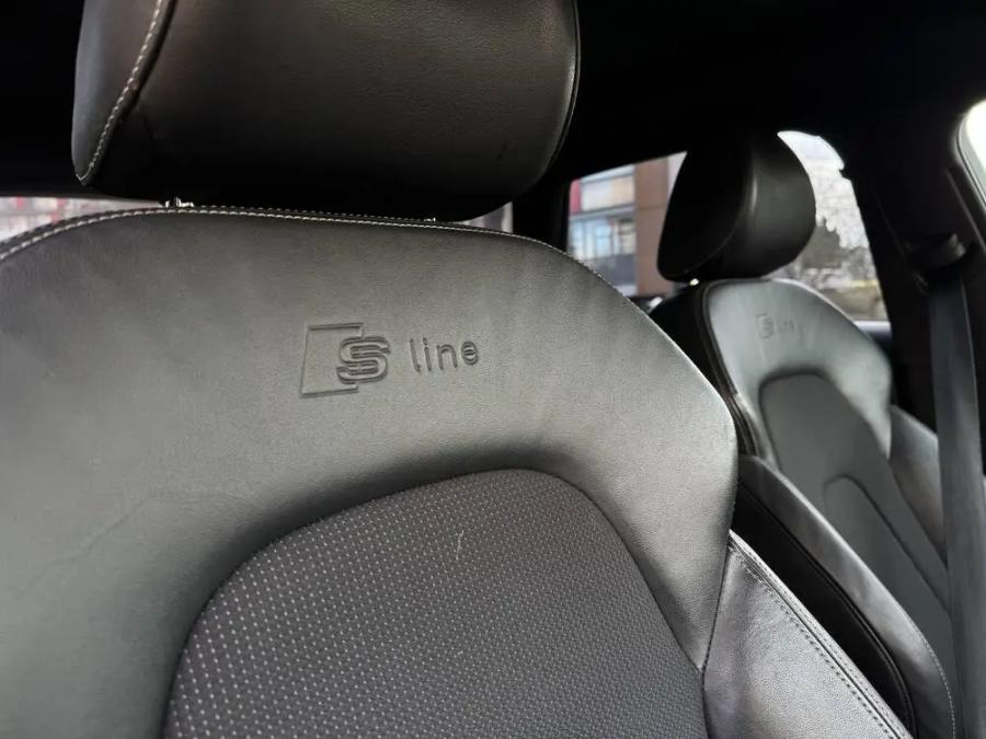 Black Audi A4 2010 in Riga, with an engine capacity of 2.00 L and mileage of 374 thousand km for 4990 €, photo 17 on AUTOMOTO.COM.LV