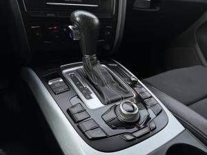 Black Audi A4 2010 in Riga, with an engine capacity of 2.00 L and mileage of 374 thousand km for 4990 €, photo 20 on AUTOMOTO.COM.LV