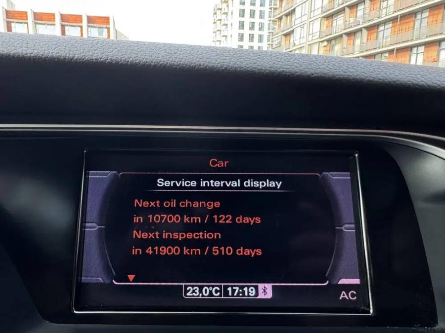 Black Audi A4 2010 in Riga, with an engine capacity of 2.00 L and mileage of 374 thousand km for 4990 €, photo 26 on AUTOMOTO.COM.LV