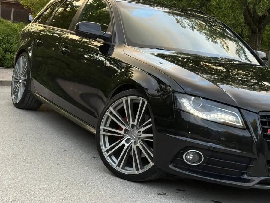Black Audi A4 2010 in Jurmala, with an engine capacity of 3.00 L and mileage of 251 thousand km for 5350 €, photo 7 on AUTOMOTO.COM.LV