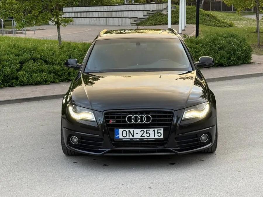 Black Audi A4 2010 in Jurmala, with an engine capacity of 3.00 L and mileage of 251 thousand km for 5350 €, photo 13 on AUTOMOTO.COM.LV