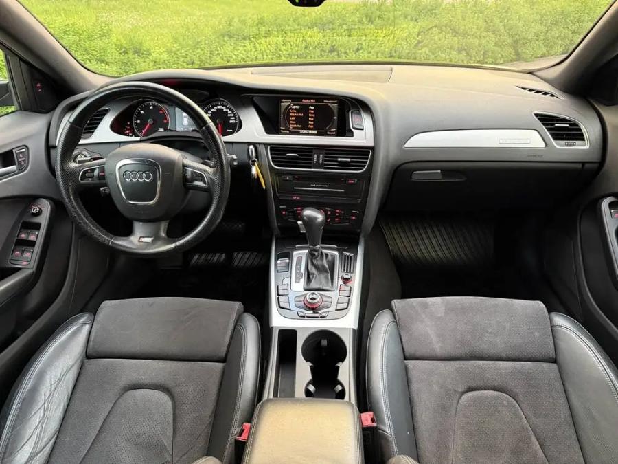 Black Audi A4 2010 in Jurmala, with an engine capacity of 3.00 L and mileage of 251 thousand km for 5350 €, photo 26 on AUTOMOTO.COM.LV