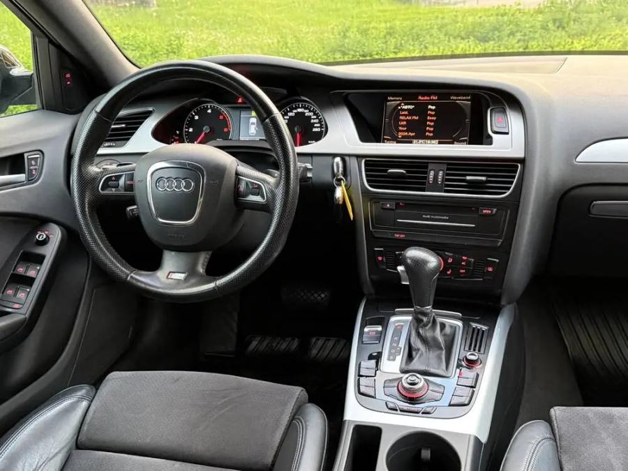 Black Audi A4 2010 in Jurmala, with an engine capacity of 3.00 L and mileage of 251 thousand km for 5350 €, photo 27 on AUTOMOTO.COM.LV